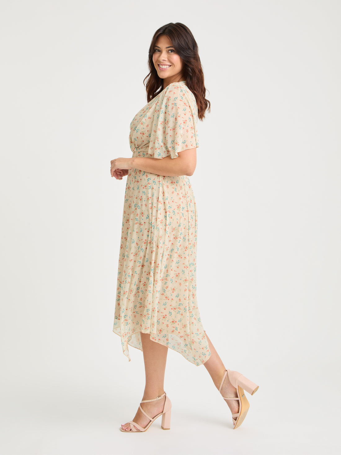 Julie Antique Cream Ditsy Hanky Hem Dress – Scarlett & Jo